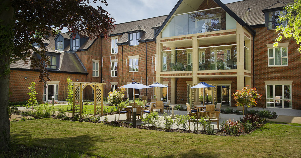 Charrington Manor Care Home, West Byfleet: Luxury Residential, Nursing ...