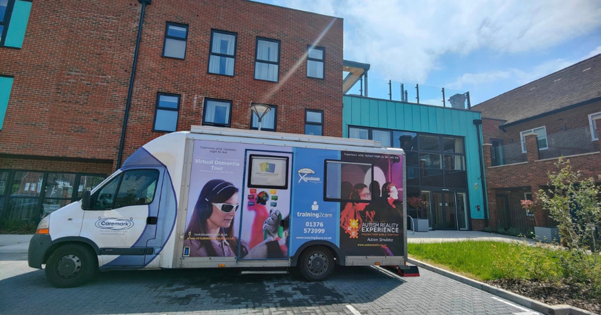 Virtual 'living with dementia' experience